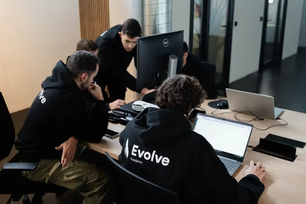 Únete a nuestro equipo - Evolve Academy